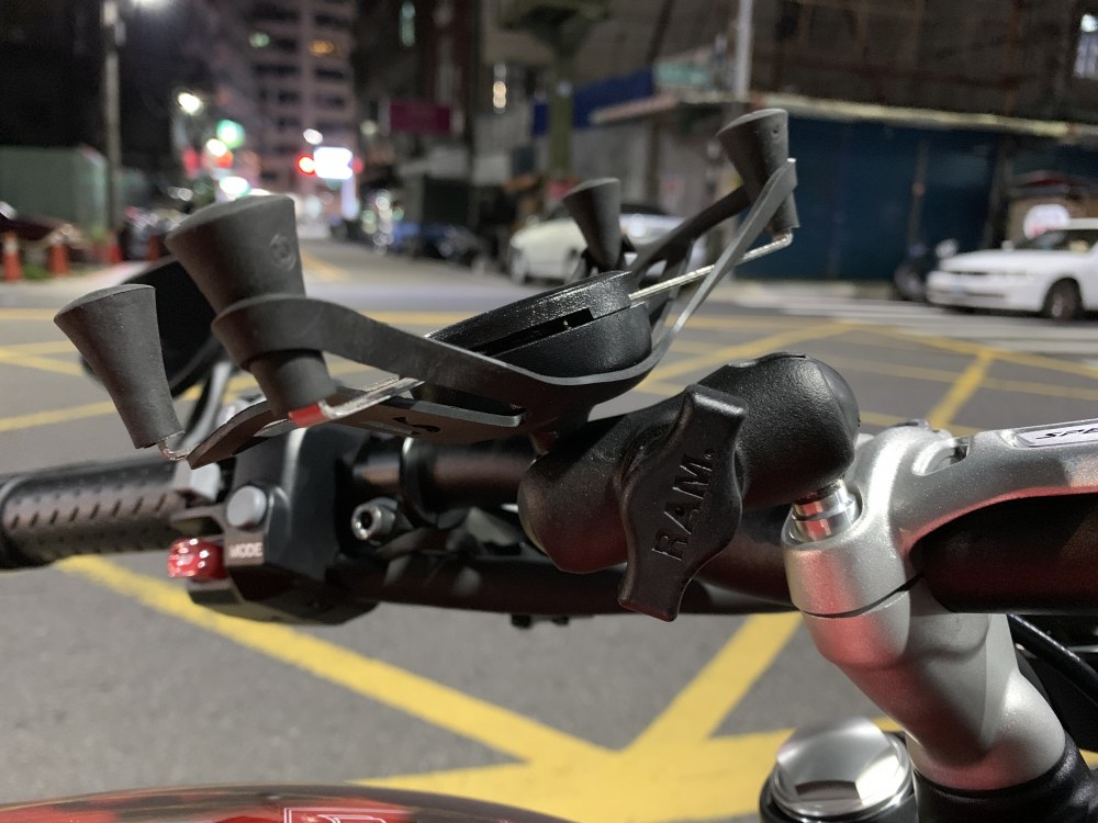 RAM MOUNTS安裝範例 TRIUMPH SPEED TWIN